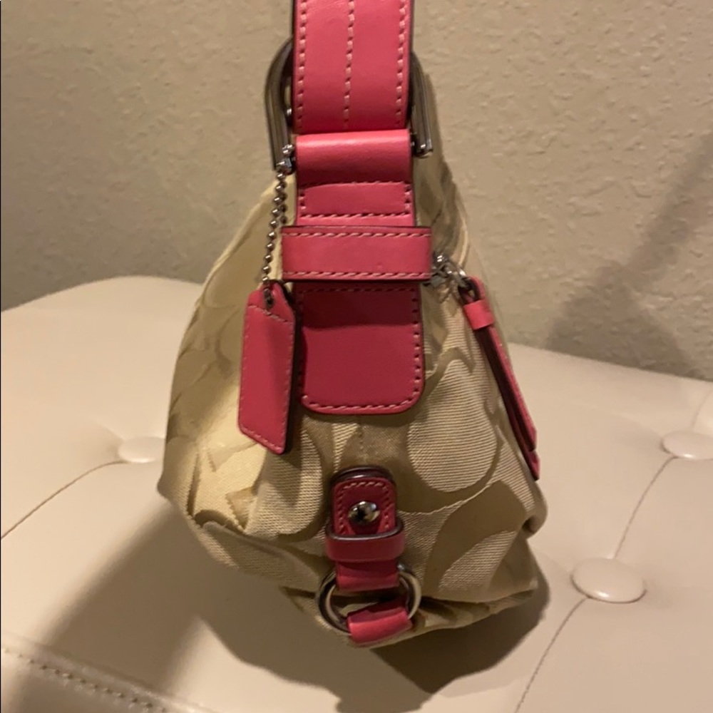 Coach East West Duffle Bag. Tan And Pink - Gem
